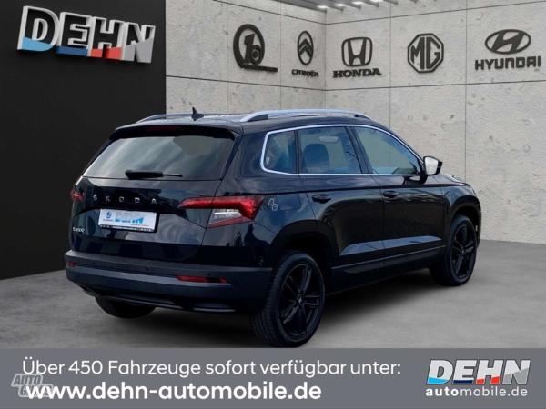 Black Skoda Karoq 2021 in Kaunas, with an engine capacity of 1.50 L and mileage of 98 thousand km for 24944 €, photo 3 on AUTOMOTO.COM.LV