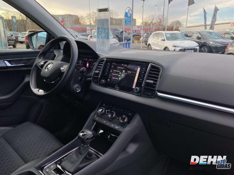 Black Skoda Karoq 2021 in Kaunas, with an engine capacity of 1.50 L and mileage of 98 thousand km for 24944 €, photo 13 on AUTOMOTO.COM.LV
