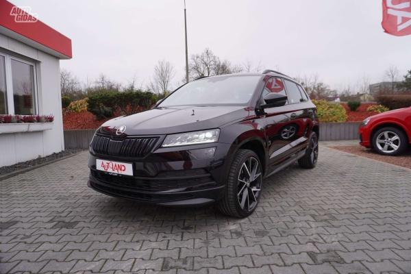 Black Skoda Karoq 2021 in Kaunas, with an engine capacity of 1.50 L and mileage of 62 thousand km for 29497 €, photo 2 on AUTOMOTO.COM.LV