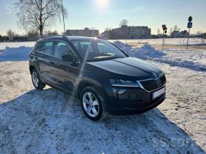 Melns Skoda Karoq 2021 Rīga, ar dzinēja tilpumu 1.50 L un nobraukumu 57 tūkst. km par 20900 €, foto  vietnē AUTOMOTO.COM.LV