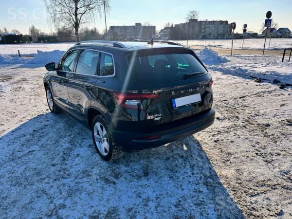 Black Skoda Karoq 2021 in Riga, with an engine capacity of 1.50 L and mileage of 57 thousand km for 20900 €, photo 2 on AUTOMOTO.COM.LV