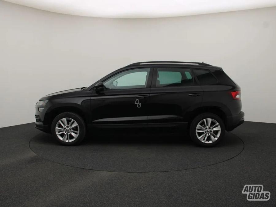 Black Skoda Karoq 2021 in Vilnius, with an engine capacity of 1.50 L and mileage of 158 thousand km for 18199 €, photo 7 on AUTOMOTO.COM.LV
