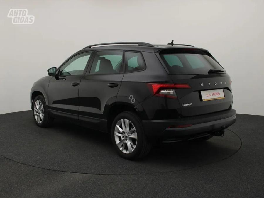 Black Skoda Karoq 2021 in Vilnius, with an engine capacity of 1.50 L and mileage of 158 thousand km for 18199 €, photo 8 on AUTOMOTO.COM.LV