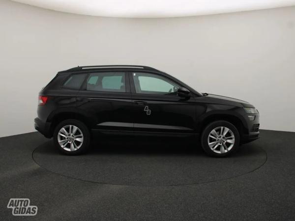 Black Skoda Karoq 2021 in Vilnius, with an engine capacity of 1.50 L and mileage of 158 thousand km for 18199 €, photo 9 on AUTOMOTO.COM.LV