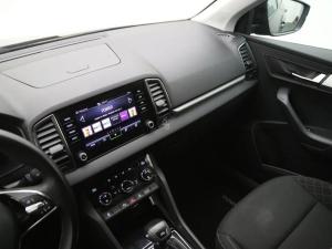Black Skoda Karoq 2021 in Vilnius, with an engine capacity of 1.50 L and mileage of 158 thousand km for 18199 €, photo 22 on AUTOMOTO.COM.LV