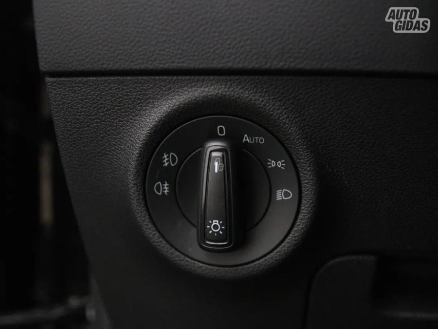 Black Skoda Karoq 2021 in Vilnius, with an engine capacity of 1.50 L and mileage of 158 thousand km for 18199 €, photo 28 on AUTOMOTO.COM.LV