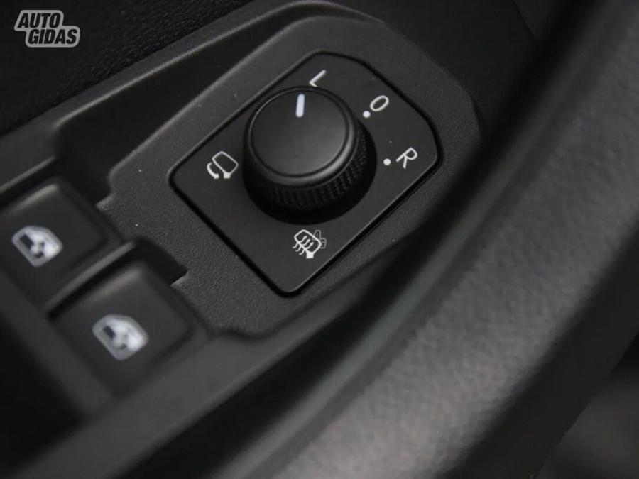 Black Skoda Karoq 2021 in Vilnius, with an engine capacity of 1.50 L and mileage of 158 thousand km for 18199 €, photo 33 on AUTOMOTO.COM.LV