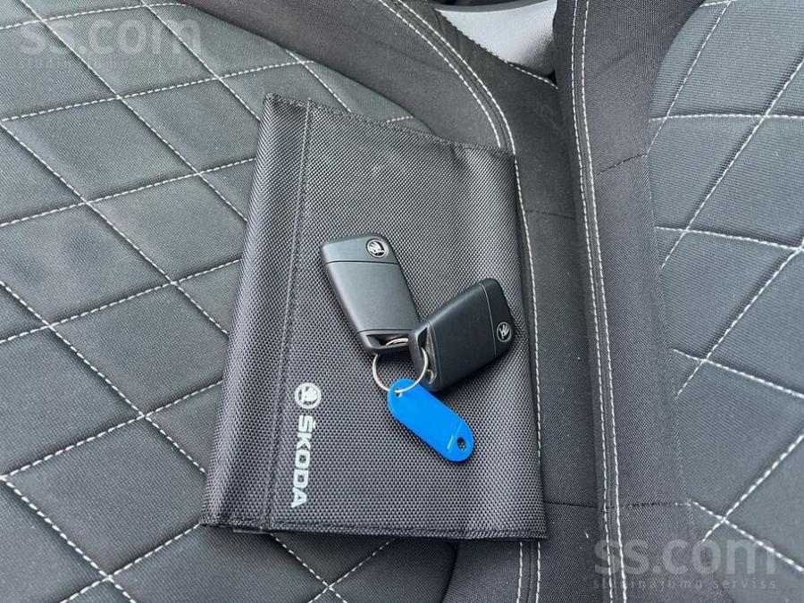 Черный Шкода Karoq 2021 в Рига, объемом двигателя 1.50 л и пробегом 90 тыс. км за 21490 €, фото 20 на AUTOMOTO.COM.LV