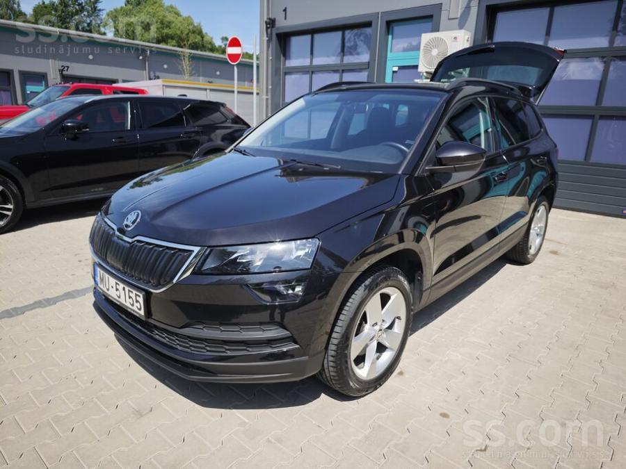 Black Skoda Karoq 2021 in Riga, with an engine capacity of 1.60 L and mileage of 143 thousand km for 19000 €, photo 3 on AUTOMOTO.COM.LV