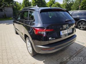 Black Skoda Karoq 2021 in Riga, with an engine capacity of 1.60 L and mileage of 143 thousand km for 19000 €, photo 4 on AUTOMOTO.COM.LV