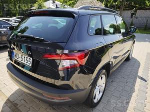 Black Skoda Karoq 2021 in Riga, with an engine capacity of 1.60 L and mileage of 143 thousand km for 19000 €, photo 5 on AUTOMOTO.COM.LV