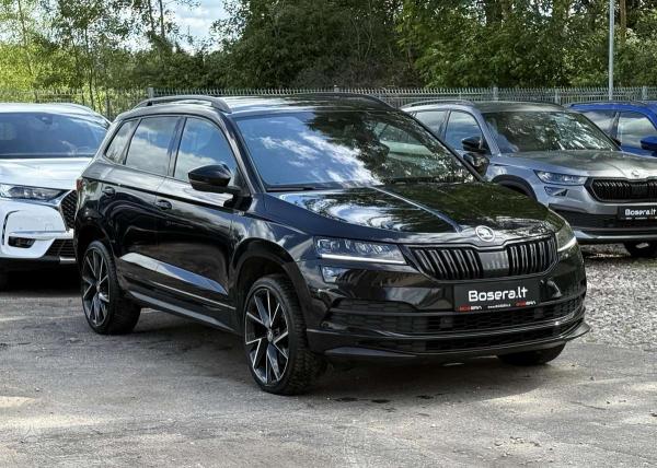 Black Skoda Karoq 2021 in Vilnius, with an engine capacity of 1.50 L and mileage of 204 thousand km for 18990 €, photo 1 on AUTOMOTO.COM.LV