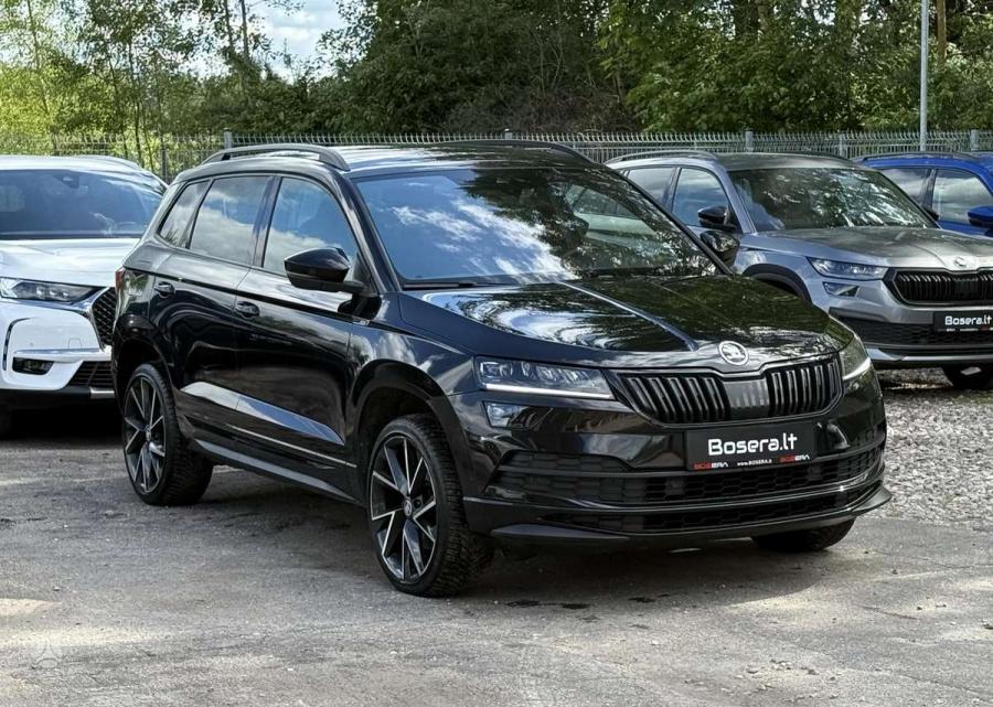 Black Skoda Karoq 2021 in Vilnius, with an engine capacity of 1.50 L and mileage of 204 thousand km for 18990 €, photo 1 on AUTOMOTO.COM.LV