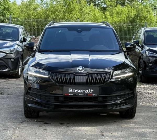 Black Skoda Karoq 2021 in Vilnius, with an engine capacity of 1.50 L and mileage of 204 thousand km for 18990 €, photo 2 on AUTOMOTO.COM.LV