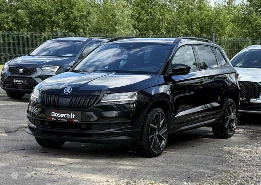 Black Skoda Karoq 2021 in Vilnius, with an engine capacity of 1.50 L and mileage of 204 thousand km for 18990 €, photo 4 on AUTOMOTO.COM.LV