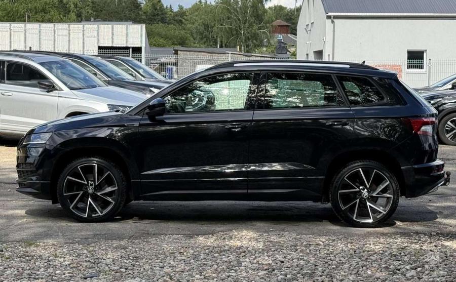 Black Skoda Karoq 2021 in Vilnius, with an engine capacity of 1.50 L and mileage of 204 thousand km for 18990 €, photo 5 on AUTOMOTO.COM.LV