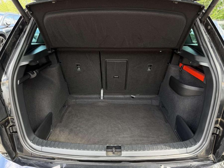 Black Skoda Karoq 2021 in Vilnius, with an engine capacity of 1.50 L and mileage of 204 thousand km for 18990 €, photo 25 on AUTOMOTO.COM.LV