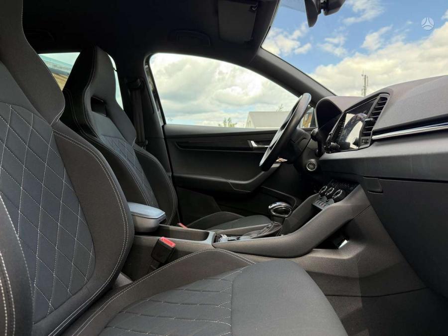 Black Skoda Karoq 2021 in Vilnius, with an engine capacity of 1.50 L and mileage of 204 thousand km for 18990 €, photo 30 on AUTOMOTO.COM.LV