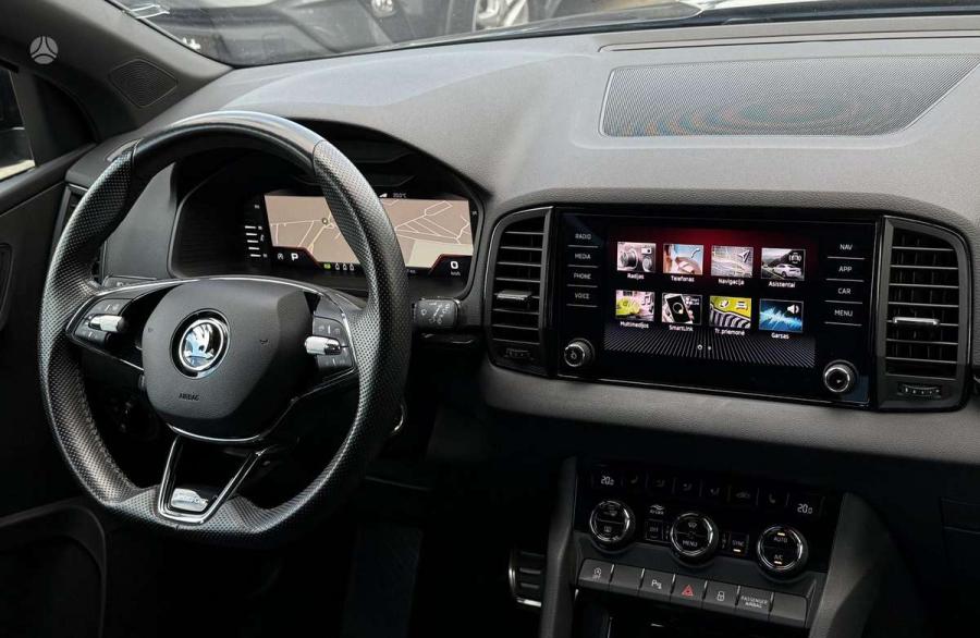 Black Skoda Karoq 2021 in Vilnius, with an engine capacity of 1.50 L and mileage of 204 thousand km for 18990 €, photo 31 on AUTOMOTO.COM.LV