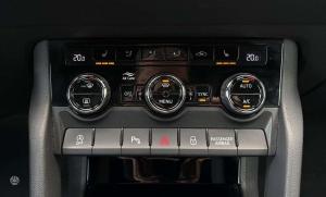Black Skoda Karoq 2021 in Vilnius, with an engine capacity of 1.50 L and mileage of 204 thousand km for 18990 €, photo 38 on AUTOMOTO.COM.LV