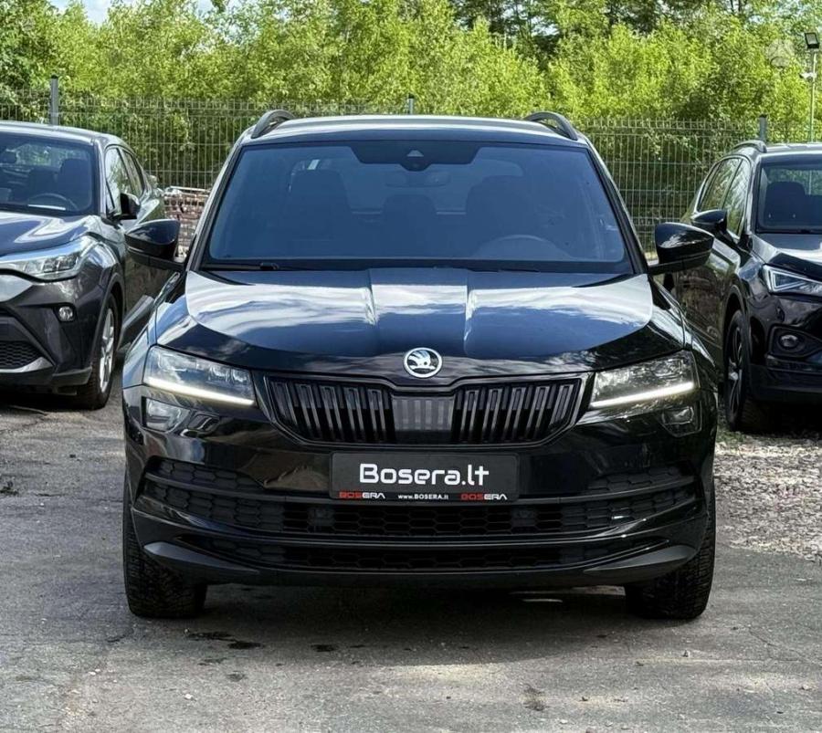 Black Skoda Karoq 2021 in Vilnius, with an engine capacity of 1.50 L and mileage of 204 thousand km for 18990 €, photo 3 on AUTOMOTO.COM.LV