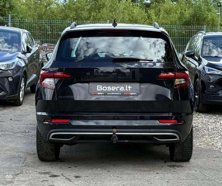 Black Skoda Karoq 2021 in Vilnius, with an engine capacity of 1.50 L and mileage of 204 thousand km for 18990 €, photo 7 on AUTOMOTO.COM.LV