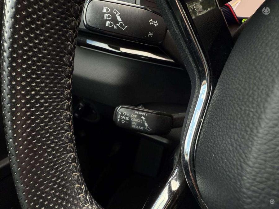 Black Skoda Karoq 2021 in Vilnius, with an engine capacity of 1.50 L and mileage of 204 thousand km for 18990 €, photo 35 on AUTOMOTO.COM.LV