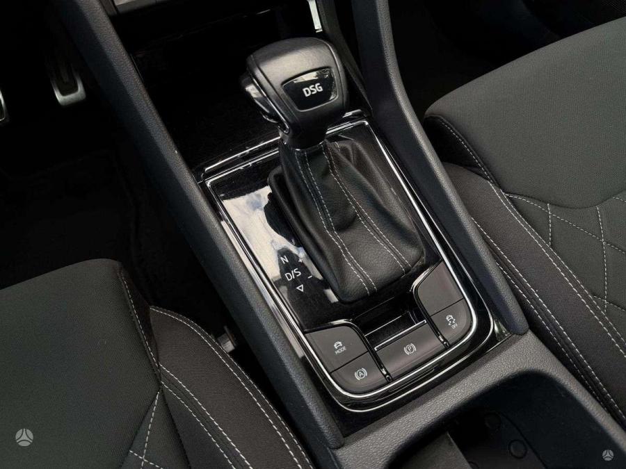 Black Skoda Karoq 2021 in Vilnius, with an engine capacity of 1.50 L and mileage of 204 thousand km for 18990 €, photo 37 on AUTOMOTO.COM.LV