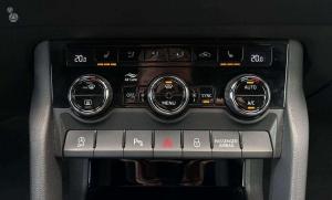 Black Skoda Karoq 2021 in Vilnius, with an engine capacity of 1.50 L and mileage of 204 thousand km for 18990 €, photo 38 on AUTOMOTO.COM.LV