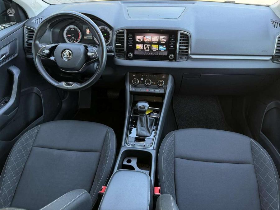 Black Skoda Karoq 2021 in Kaunas, with an engine capacity of 1.50 L and mileage of 185 thousand km for 15600 €, photo 8 on AUTOMOTO.COM.LV
