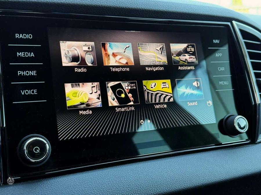 Black Skoda Karoq 2021 in Kaunas, with an engine capacity of 1.50 L and mileage of 185 thousand km for 15600 €, photo 9 on AUTOMOTO.COM.LV