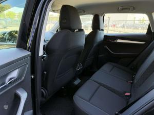 Black Skoda Karoq 2021 in Kaunas, with an engine capacity of 1.50 L and mileage of 185 thousand km for 15600 €, photo 11 on AUTOMOTO.COM.LV