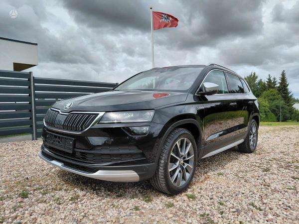 Black Skoda Karoq 2021 in Vilkaviskis, with an engine capacity of 1.97 L and mileage of 182 thousand km for 19300 €, photo 1 on AUTOMOTO.COM.LV