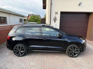 Black Skoda Karoq 2021 in Siauliai, with an engine capacity of 1.50 L and mileage of 215 thousand km for 18390 €, photo 5 on AUTOMOTO.COM.LV