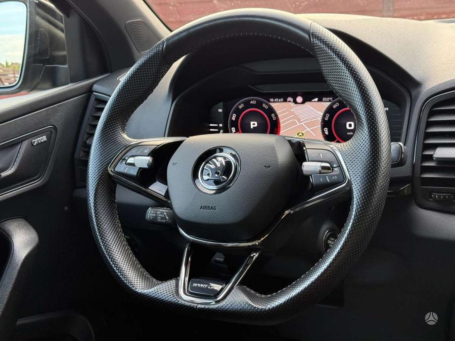 Black Skoda Karoq 2021 in Siauliai, with an engine capacity of 1.50 L and mileage of 215 thousand km for 18390 €, photo 15 on AUTOMOTO.COM.LV
