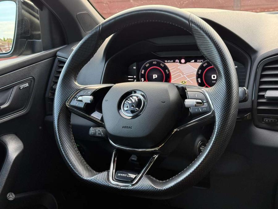 Black Skoda Karoq 2021 in Siauliai, with an engine capacity of 1.50 L and mileage of 215 thousand km for 18390 €, photo 16 on AUTOMOTO.COM.LV