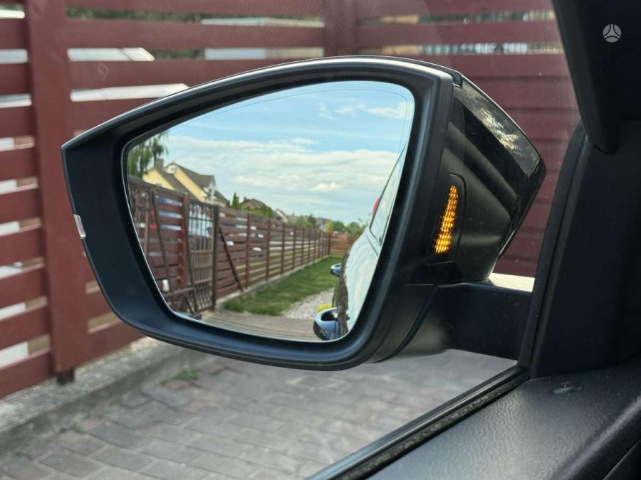 Black Skoda Karoq 2021 in Siauliai, with an engine capacity of 1.50 L and mileage of 215 thousand km for 18390 €, photo 25 on AUTOMOTO.COM.LV