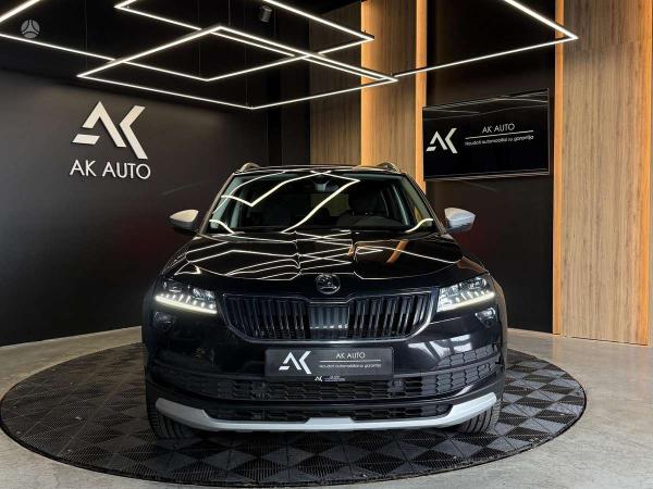 Black Skoda Karoq 2021 in Kaunas, with an engine capacity of 1.97 L and mileage of 174 thousand km for 20990 €, photo 5 on AUTOMOTO.COM.LV
