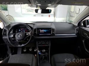 Black Skoda Karoq 2021 in Valmiera, with an engine capacity of 2.00 L and mileage of 90 thousand km for 19500 €, photo 6 on AUTOMOTO.COM.LV