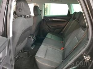 Black Skoda Karoq 2021 in Valmiera, with an engine capacity of 2.00 L and mileage of 90 thousand km for 19500 €, photo 8 on AUTOMOTO.COM.LV