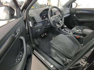 Black Skoda Karoq 2022 in Vilnius, with an engine capacity of 1.50 L and mileage of 80 thousand km for 26015 €, photo 5 on AUTOMOTO.COM.LV