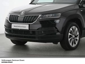 Black Skoda Karoq 2022 in Kaunas, with an engine capacity of 1.00 L and mileage of 34 thousand km for 25449 €, photo 6 on AUTOMOTO.COM.LV