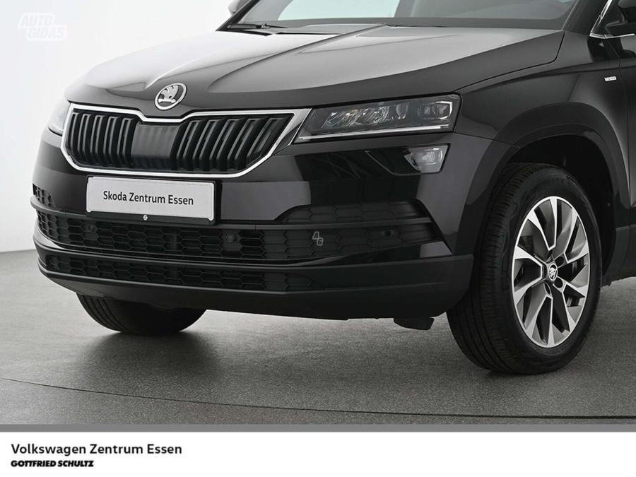 Black Skoda Karoq 2022 in Kaunas, with an engine capacity of 1.00 L and mileage of 34 thousand km for 25449 €, photo 6 on AUTOMOTO.COM.LV