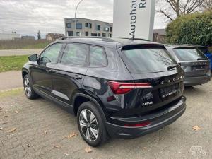 Black Skoda Karoq 2022 in Kaunas, with an engine capacity of 0.00 L and mileage of 48 thousand km for 30067 €, photo 3 on AUTOMOTO.COM.LV