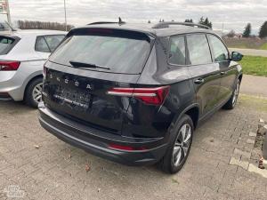 Black Skoda Karoq 2022 in Kaunas, with an engine capacity of 0.00 L and mileage of 48 thousand km for 30067 €, photo 4 on AUTOMOTO.COM.LV