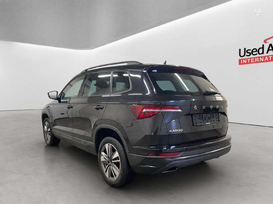 Melns Skoda Karoq 2022 Marijampole, ar dzinēja tilpumu 1.50 L un nobraukumu 194 tūkst. km par 19844 €, foto 6 vietnē AUTOMOTO.COM.LV