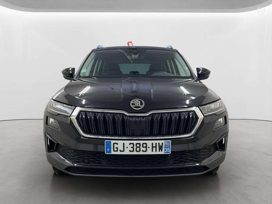 Melns Skoda Karoq 2022 Marijampole, ar dzinēja tilpumu 1.50 L un nobraukumu 174 tūkst. km par 17485 €, foto 2 vietnē AUTOMOTO.COM.LV