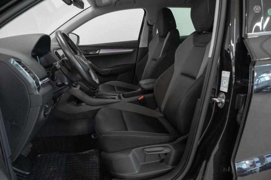 Black Skoda Karoq 2022 in Vilnius, with an engine capacity of 2.00 L and mileage of 160 thousand km for 20900 €, photo 8 on AUTOMOTO.COM.LV