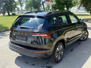 Black Skoda Karoq 2022 in Taurage, with an engine capacity of 1.97 L and mileage of 200 thousand km for 17900 €, photo 7 on AUTOMOTO.COM.LV