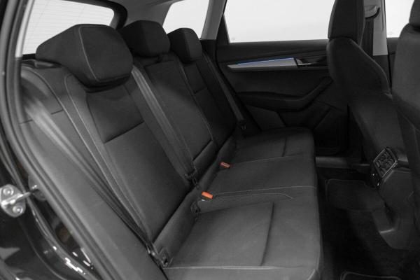 Melns Skoda Karoq 2022 Viļņa, ar dzinēja tilpumu 2.00 L un nobraukumu 159 tūkst. km par 20900 €, foto 10 vietnē AUTOMOTO.COM.LV